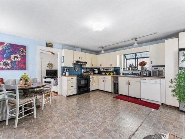 house with 6 bedroom, Rockland MA ES103101795