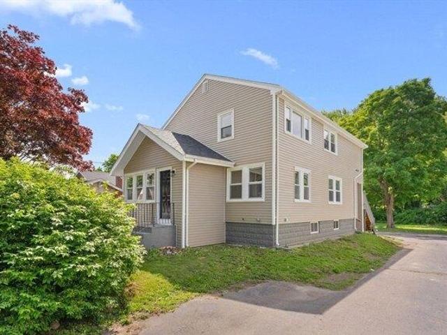 house with 6 bedroom, Rockland MA ES103929129