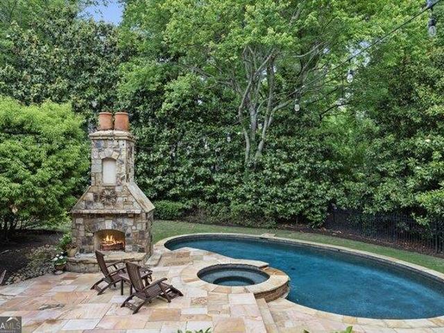 house with 6 bedroom, Roswell GA ES104898382