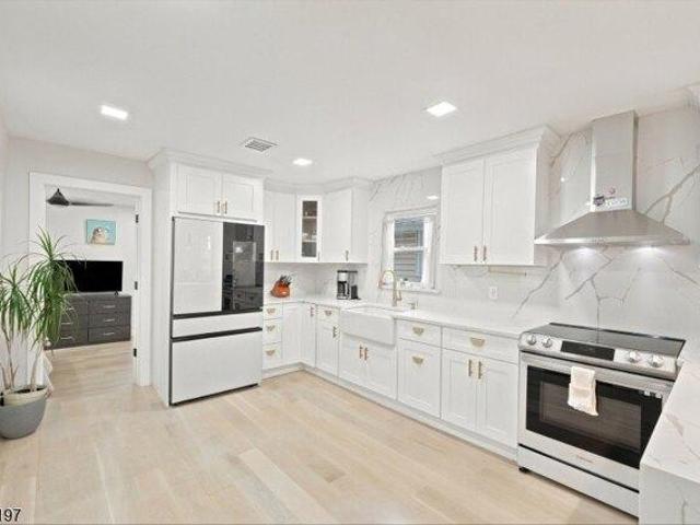 house with 6 bedroom, Roselle Park NJ ES105190076
