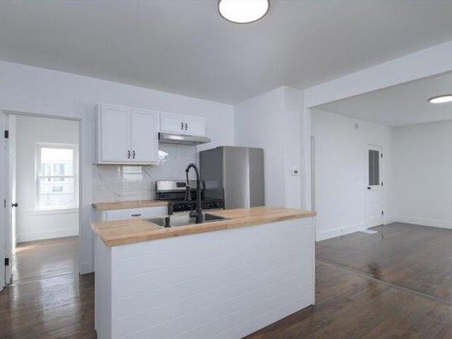 house with 6 bedroom, Rutland VT ES105208066