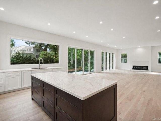 house with 6 bedroom, Scarsdale NY ES105205530