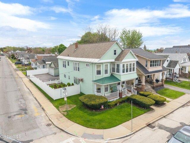 house with 6 bedroom, Schenectady NY ES103626701