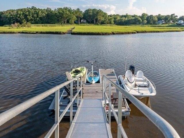 house with 6 bedroom, Scituate MA ES104853387