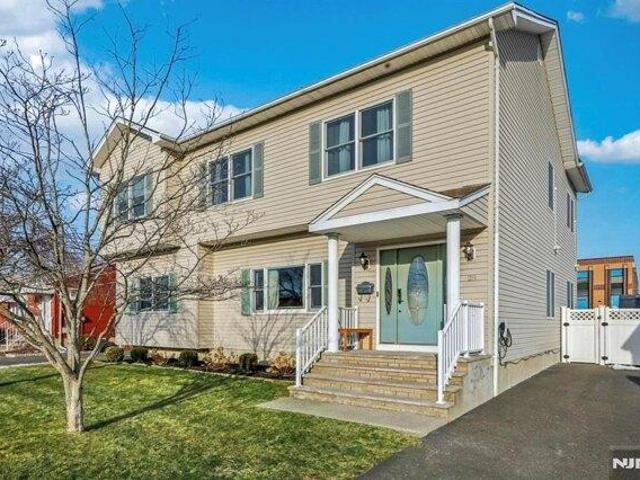 house with 6 bedroom, Saddle Brook NJ ES104605490