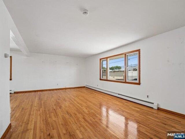 house with 6 bedroom, Saddle Brook NJ ES105155982