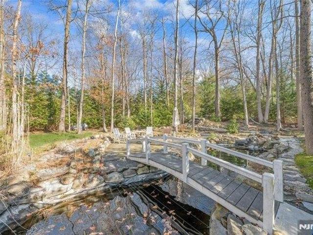 house with 6 bedroom, Saddle River NJ DLS101857149