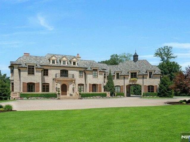 house with 6 bedroom, Saddle River NJ DLS102026207