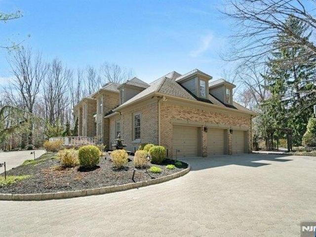 house with 6 bedroom, Saddle River NJ DLS102316410