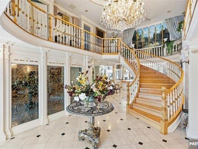 house with 6 bedroom, Saddle River NJ DS104406537