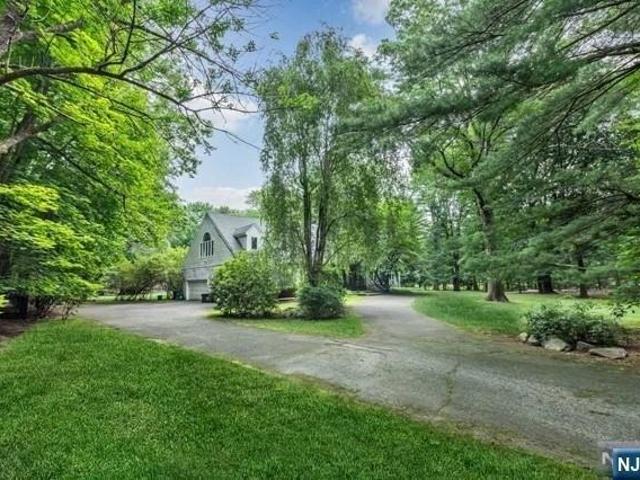 house with 6 bedroom, Saddle River NJ ES102828690