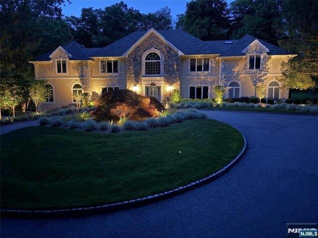 house with 6 bedroom, Saddle River NJ ES104477909