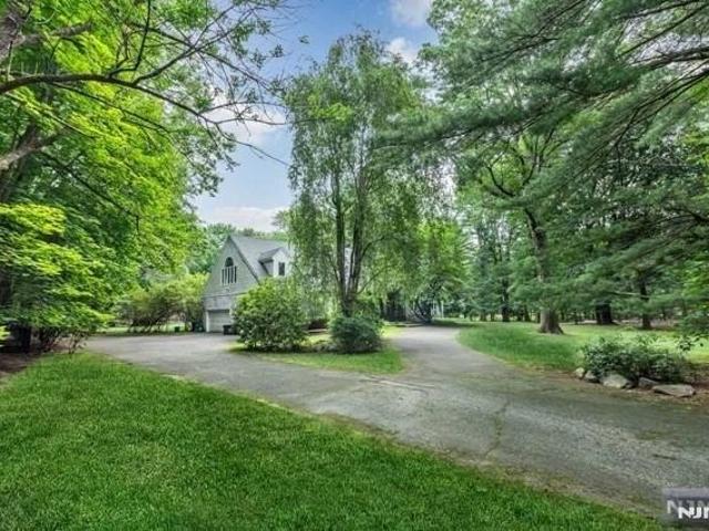 house with 6 bedroom, Saddle River NJ ES104869833