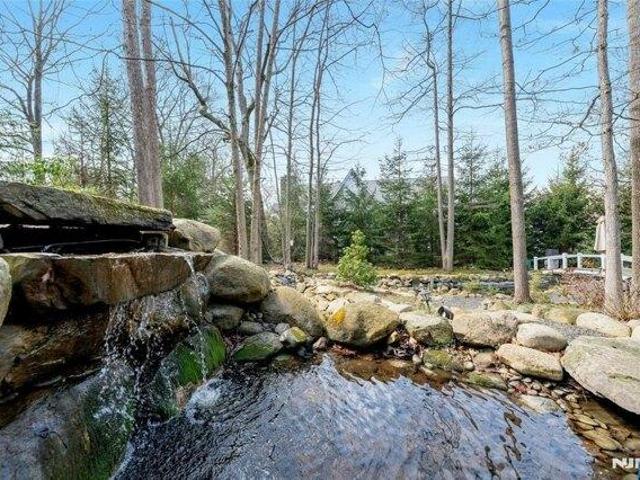 house with 6 bedroom, Saddle River NJ ES104906935