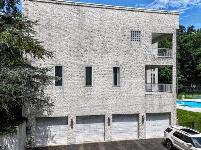 house with 6 bedroom, Saddle River NJ ES105475219