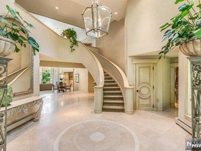 house with 6 bedroom, Saddle River NJ ES105514735