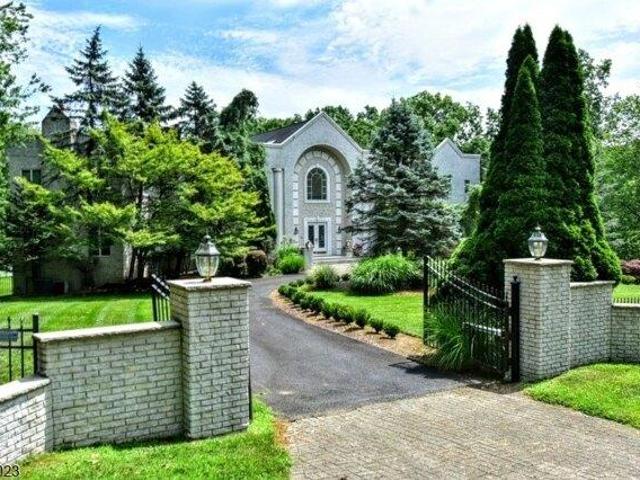 house with 6 bedroom, Saddle River NJ ES105175446