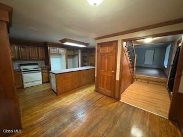 house with 6 bedroom, Saratoga Springs NY ES103622320