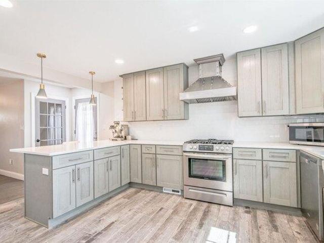 house with 6 bedroom, Secaucus NJ ES103188095