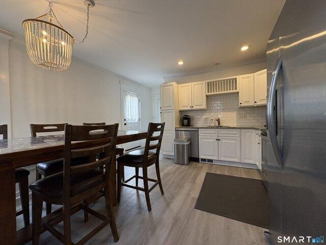 house with 6 bedroom, Seymour CT ES104192731