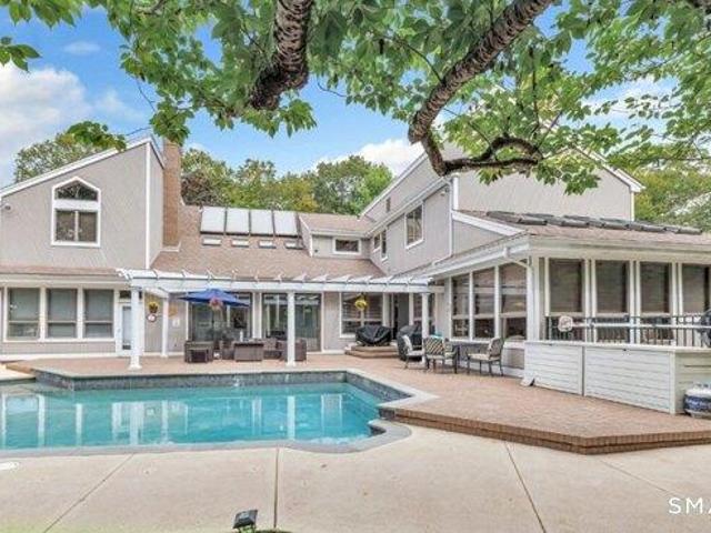 house with 6 bedroom, Shelton CT ES104113769