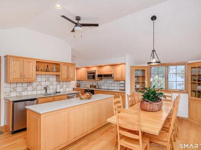 house with 6 bedroom, Sherman CT ES105127733