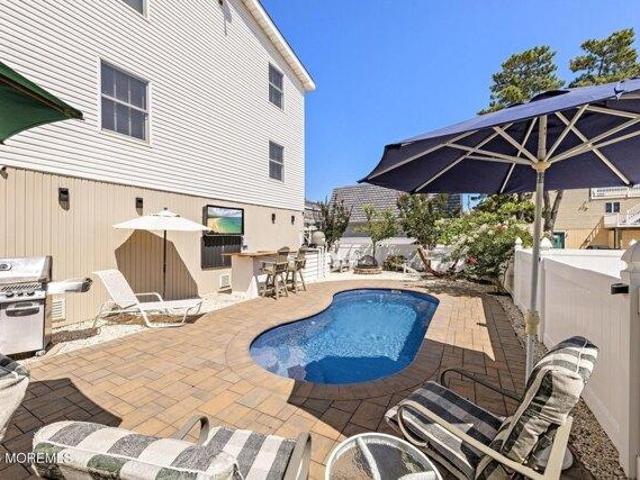 house with 6 bedroom, Ship Bottom NJ ES104870014