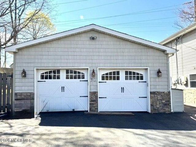 house with 6 bedroom, Shrewsbury NJ DLS102776189