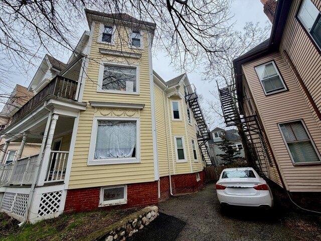 house with 6 bedroom, Somerville MA DLS103017795