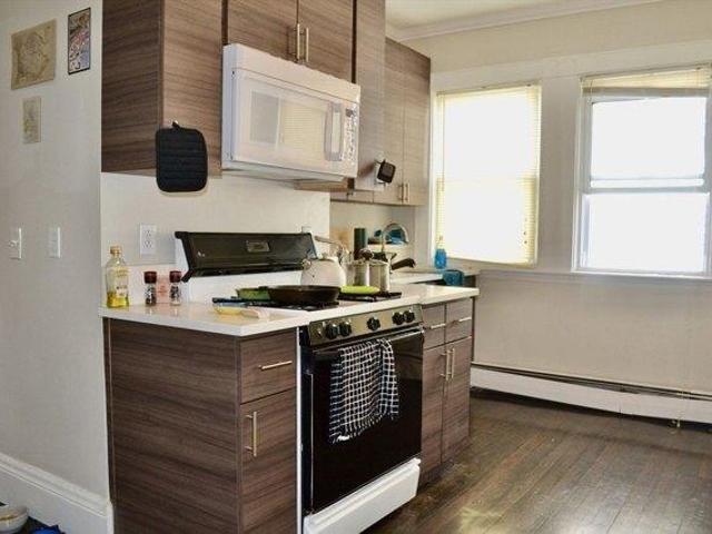 house with 6 bedroom, Somerville MA DS103807622