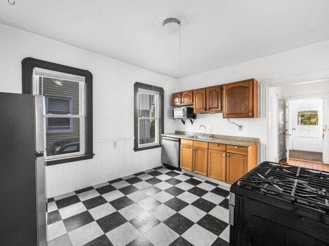 house with 6 bedroom, Somerville MA DS103808041