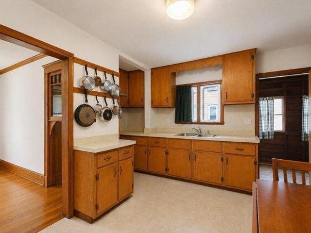 house with 6 bedroom, Somerville MA DS103929635