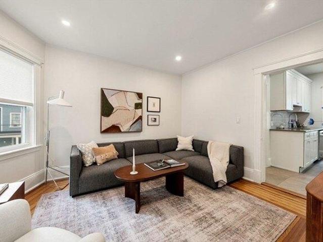 house with 6 bedroom, Somerville MA ES104511389
