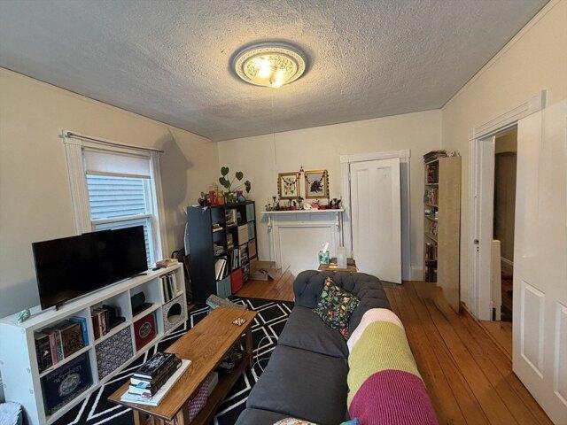 house with 6 bedroom, Somerville MA ES104568043
