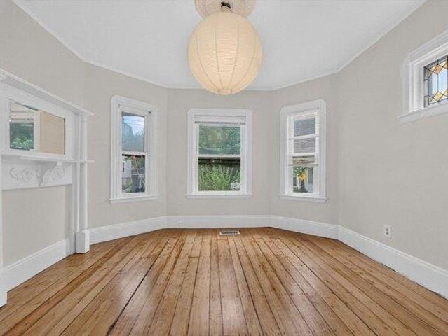 house with 6 bedroom, Somerville MA ES104920423