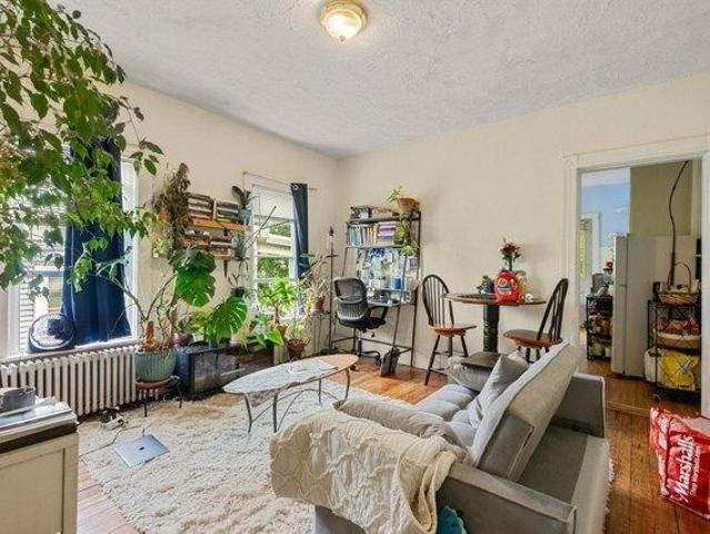 house with 6 bedroom, Somerville MA ES105108801