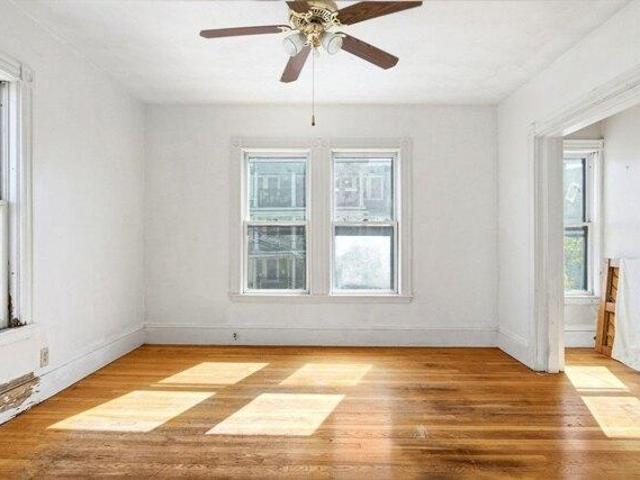 house with 6 bedroom, Somerville MA ES103073476