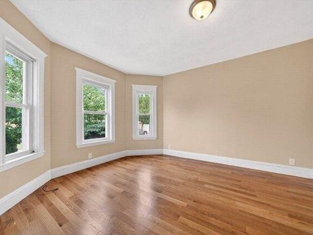 house with 6 bedroom, Somerville MA ES103851757