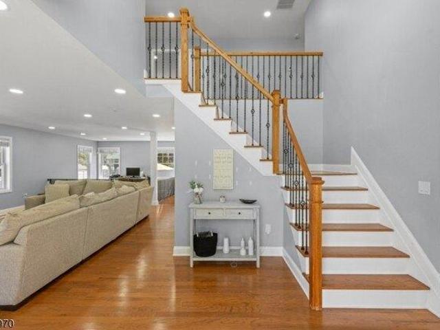 house with 6 bedroom, South Plainfield NJ ES104377255