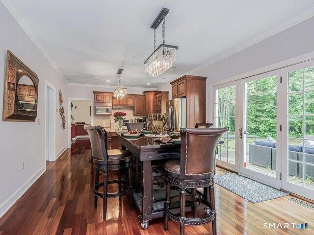 house with 6 bedroom, Southbury CT ES104511570