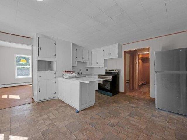house with 6 bedroom, Southbridge MA DS103186626