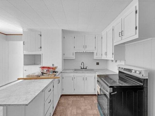 house with 6 bedroom, Southbridge MA ES103444301