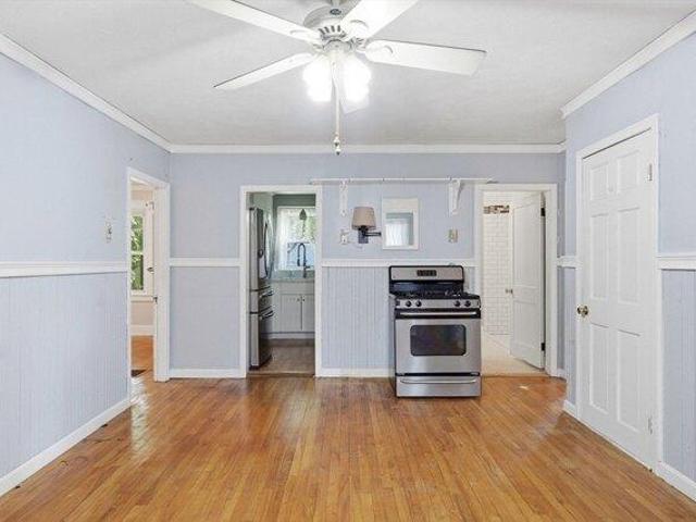 house with 6 bedroom, Southbridge MA ES105082507