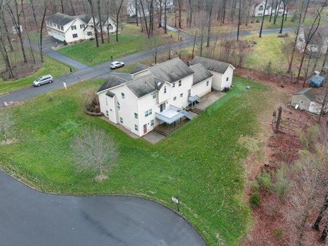 house with 6 bedroom, Southington CT ES104298717