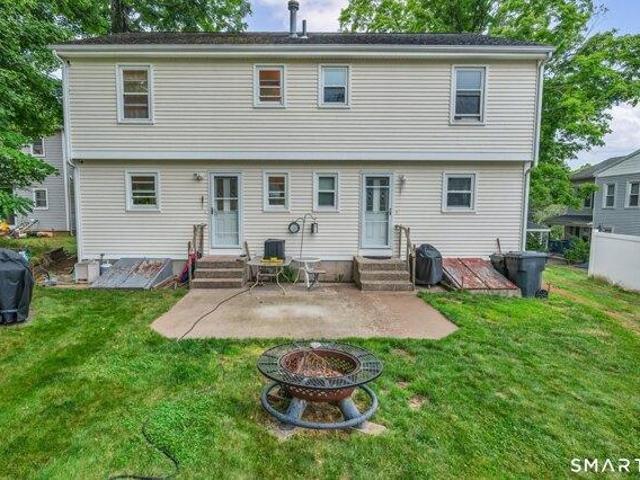 house with 6 bedroom, Southington CT ES105144334