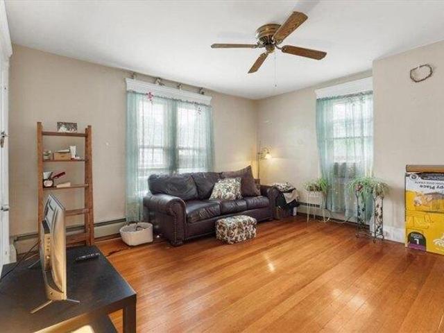 house with 6 bedroom, Smithfield RI ES105203544