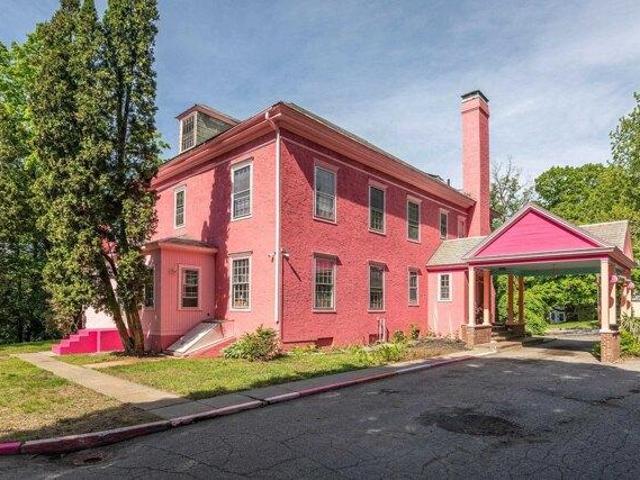 house with 6 bedroom, Springfield VT DS104116937