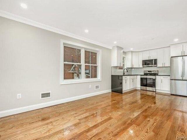 house with 6 bedroom, Springfield Gardens NY ES104906412