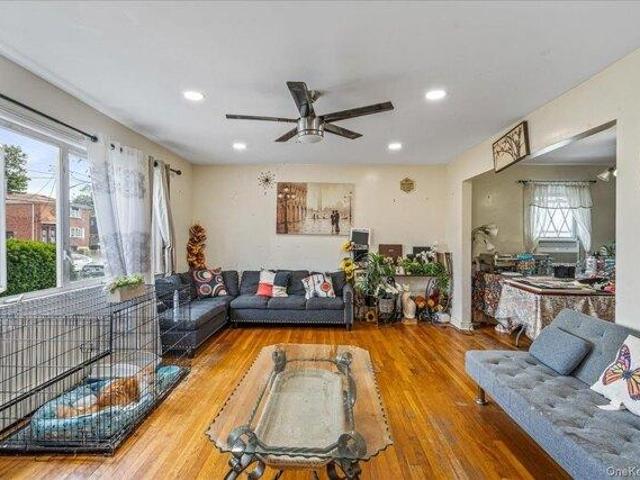 house with 6 bedroom, Springfield Gardens NY ES105204029