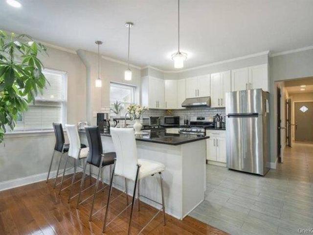 house with 6 bedroom, Springfield Gardens NY ES105204082
